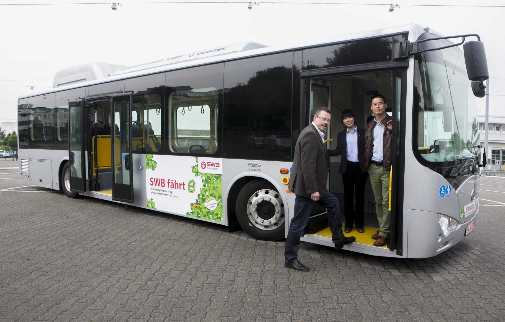 SWB fährt e! Stadtwerke Bonn testen vier Wochen lang einen E-Mobility ...